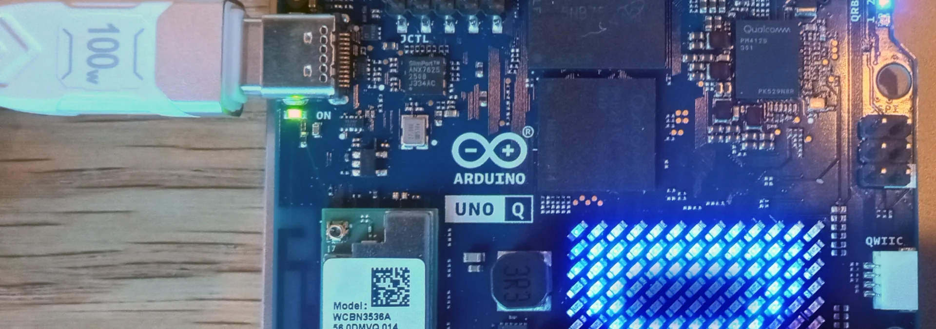 Arduino UNO Q Project: Desk Bot Concept & Comparison